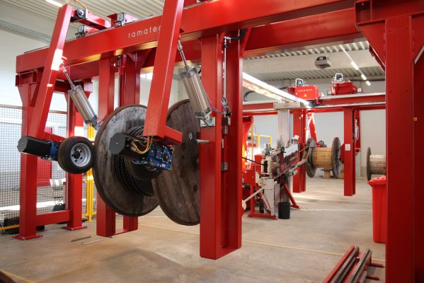 Kabelwickelautomat - Gestrecktes Portal von Ramatech